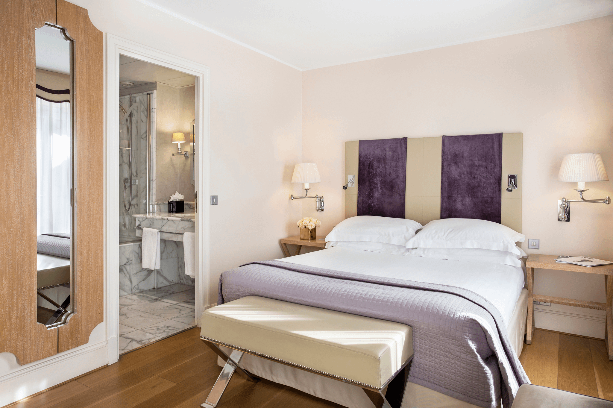 Deluxe Room Eiffel Tower View | 5 star hotel Paris | Castille