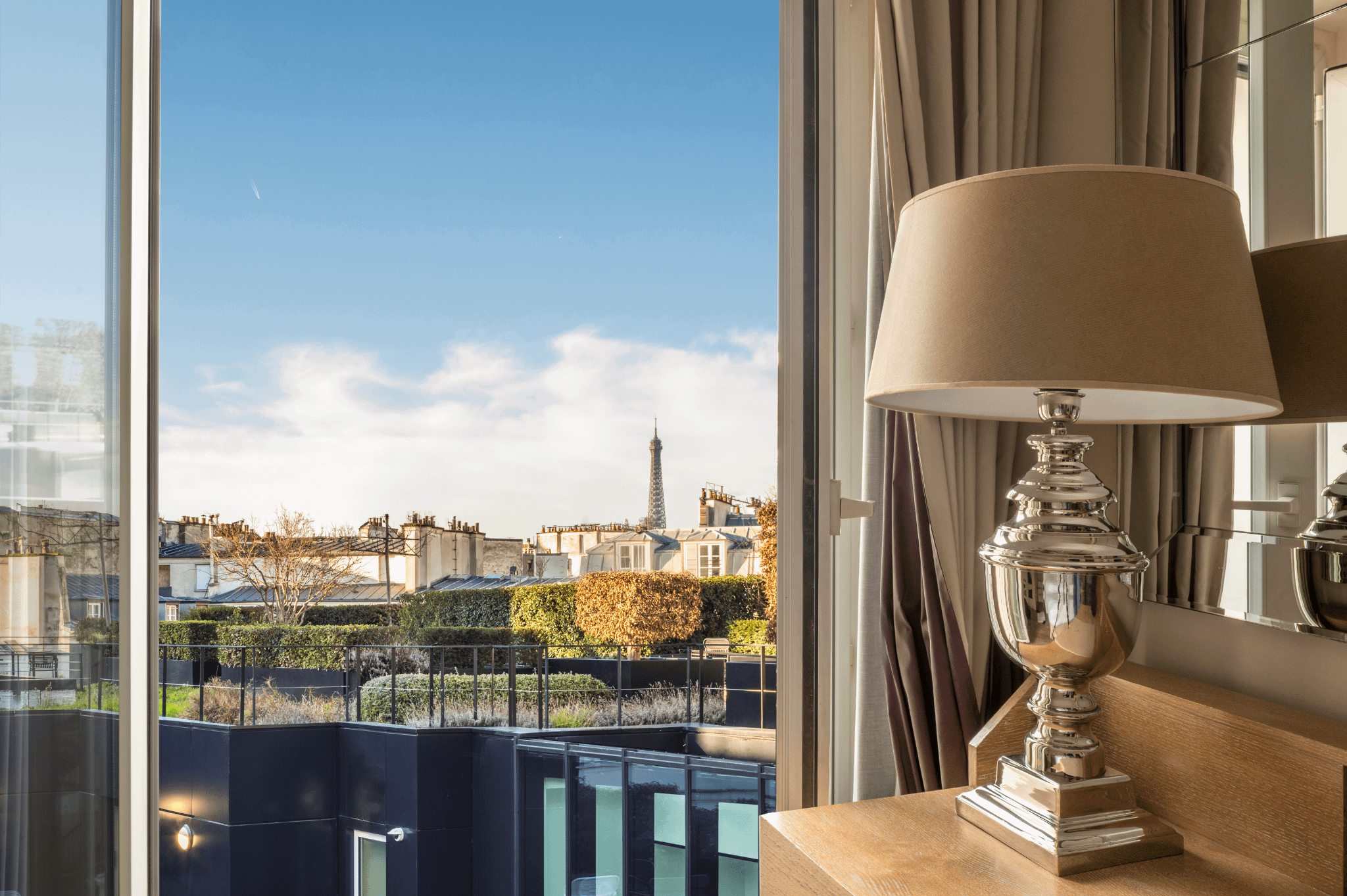 Deluxe Room Eiffel Tower View | 5 star hotel Paris | Castille