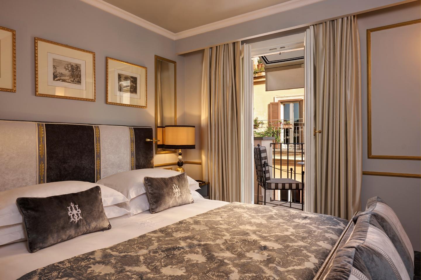 5 star hotel Suites in Rome | Balcony Suite | Hotel d'Inghilterra
