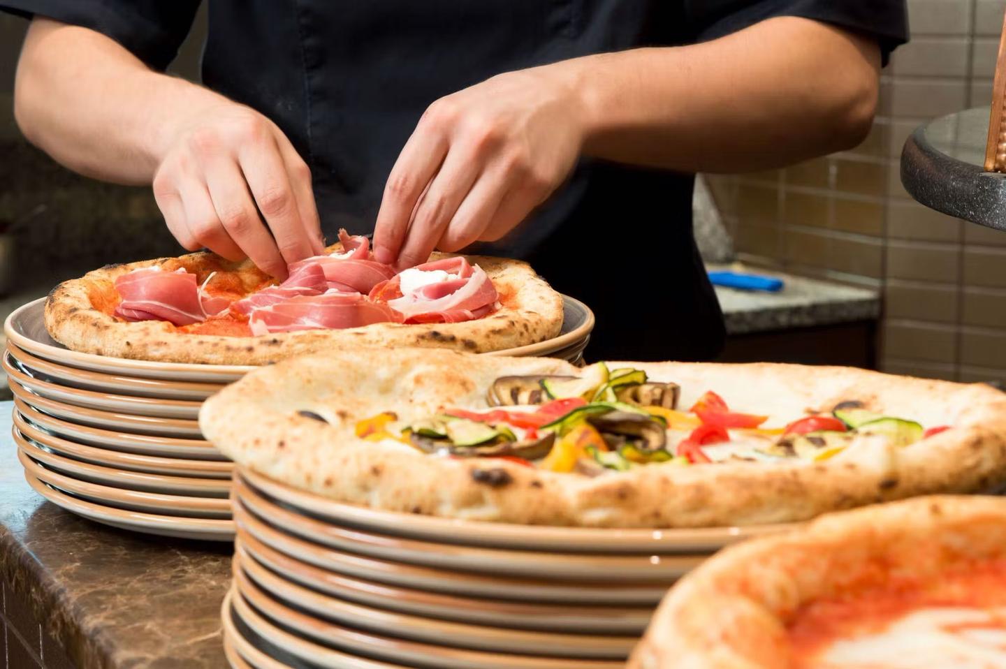 Roses Pizza & More | Pizzeria in Milan | Rosa Grand Milano