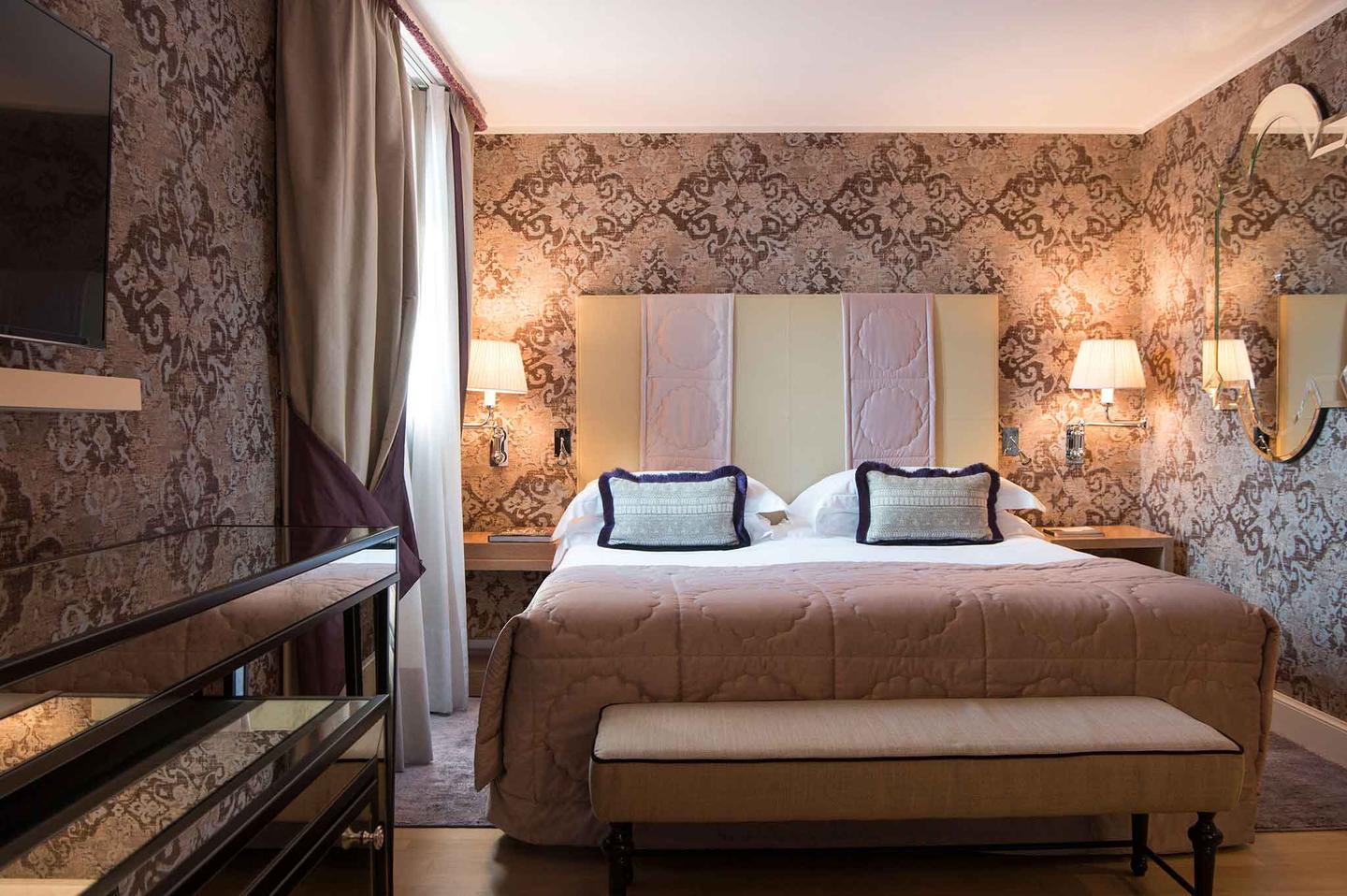 Venice hotels with canal views | Deluxe rooms | Hotel Splendid Venice