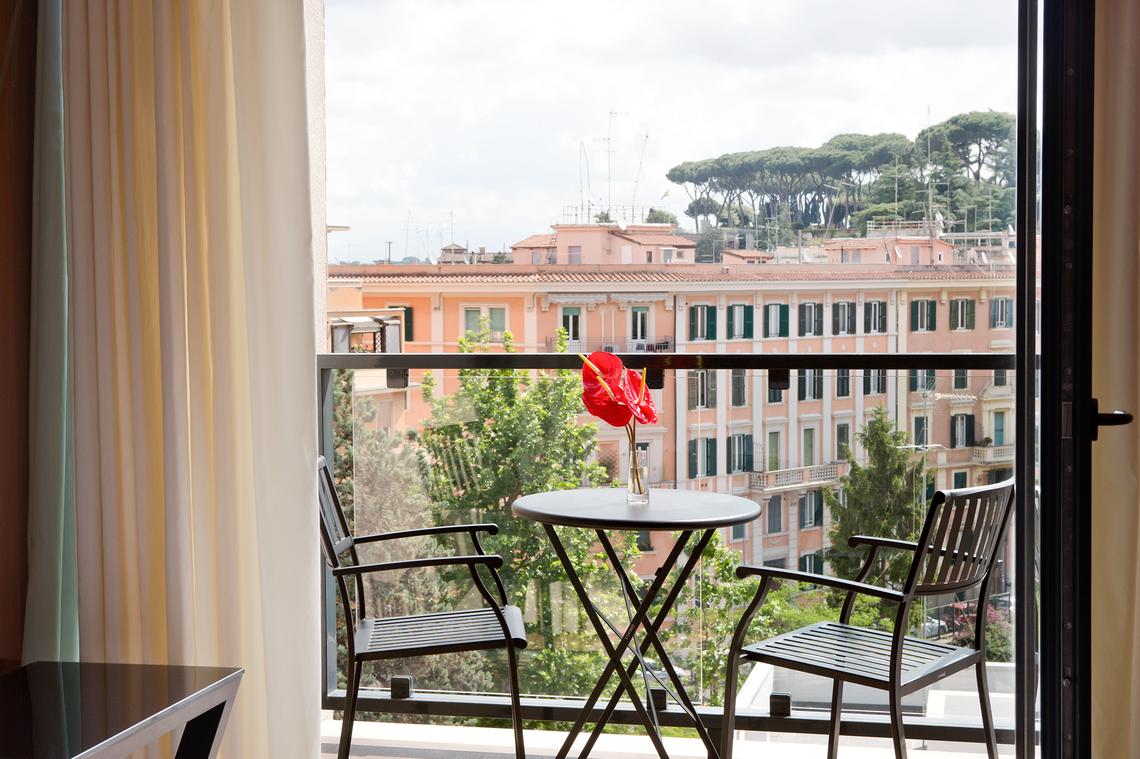 Deluxe Room with Balcony in central Rome | Starhotels Michelangelo