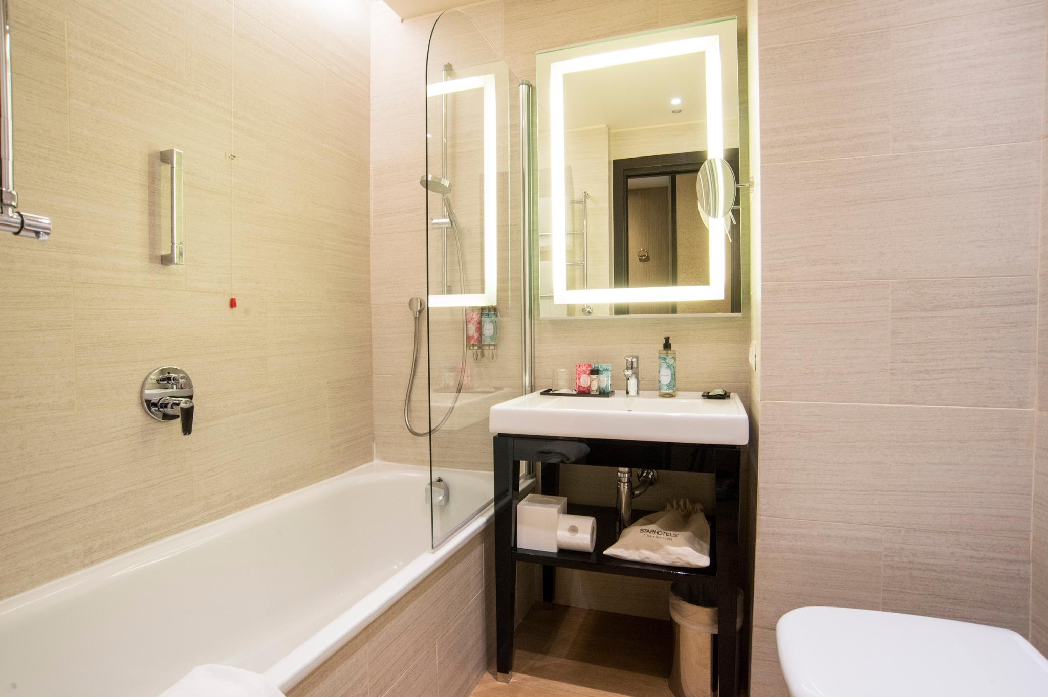 Hotel in Rome with a View | Superior Single Room | Starhotels Michelangelo